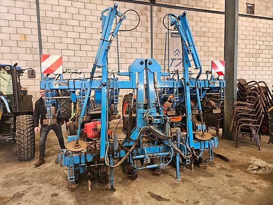 Monosem MECA - Intrak BV - Machines voor Buiten